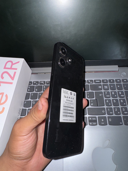 Srochna sotiladi redmi note 12r 5G