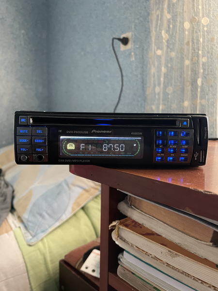 Пионер магнитола CD,RADIO,AUX,USB. Полностью работает