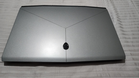 Alienware M17 R1 2019