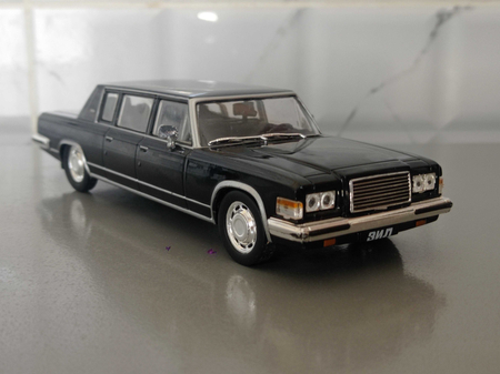 Коллекционная модель ЗИЛ 4104, масштаб 1:43