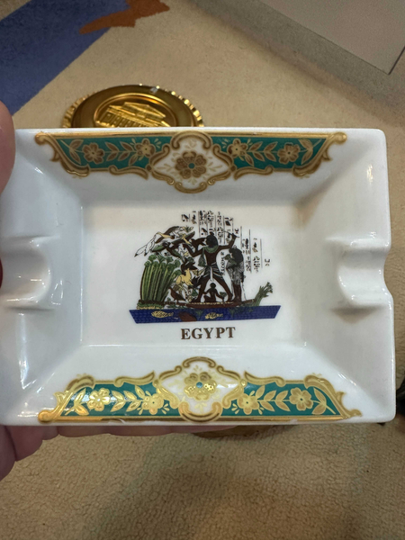 Сувениры из Лондона,Парижа и Москвы
