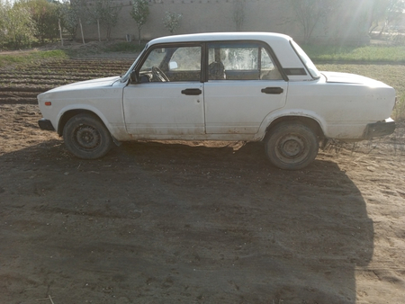Vaz 05 sotiladi metanga jovob100%