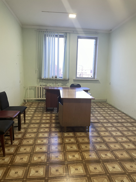 Кабинет с мебелью Чиланзар 8 с ремонтом 18м²  оплата  перечеслением