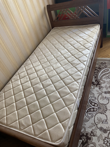 Одинарная кровать