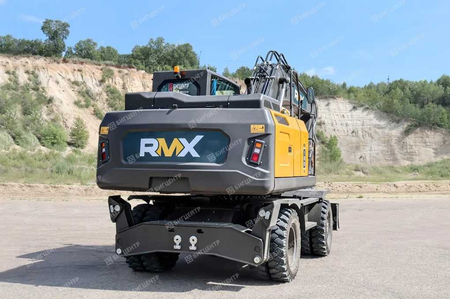 Колёсный экскаватор Runmax ER180W