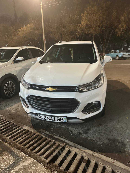 Автомобиль Трекер Chevrolet Tracker