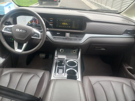 BAW M7 Luxury меневин автомашина.