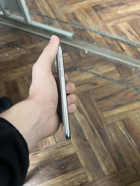 Iphone X ideal.