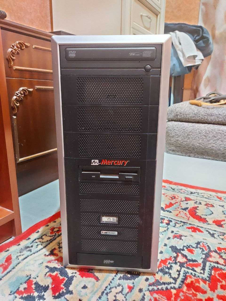 Настольный офисный компьютер  Pentium 4