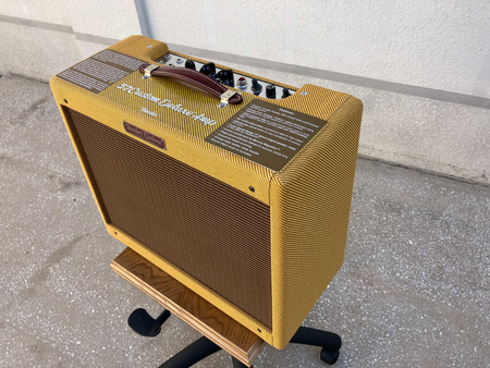 Легендарный гитарный ламповый комбоусилитель Fender '57 Custom Deluxe