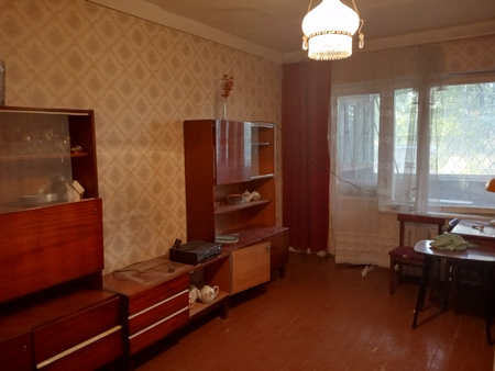 Kvartira sotiladi 3 xonali bez remont