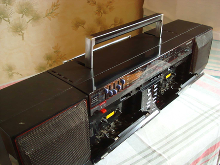 SHARP - QT 94 z(BK)  MADE IN JAPAN  1987 год.