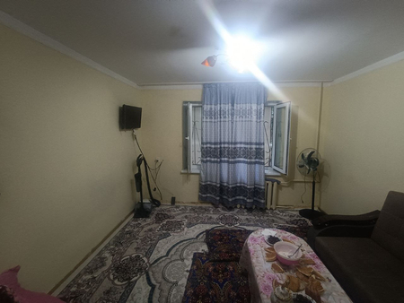 Chilonzor 4 kv 1 xona hamma sharoiti bor