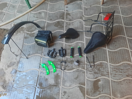 26 razmer velosiped uchun zapchastlar sotiladi
