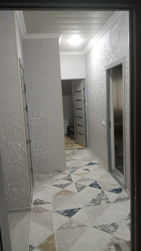 2 xonali kvartira sotiladi