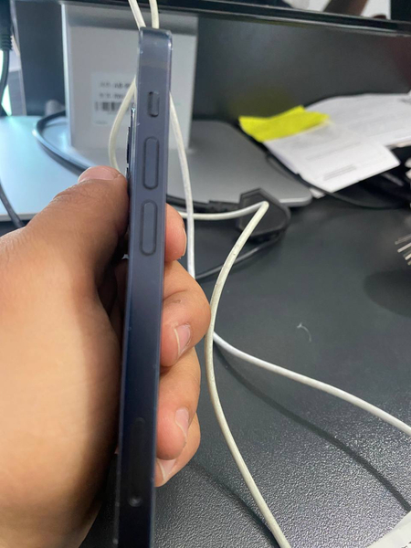 Iphone 12 mini  kok rangi