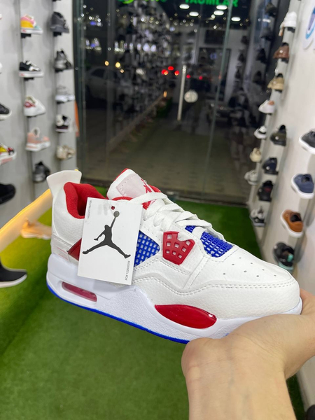 Air Jordan 4 krossovka krossovki