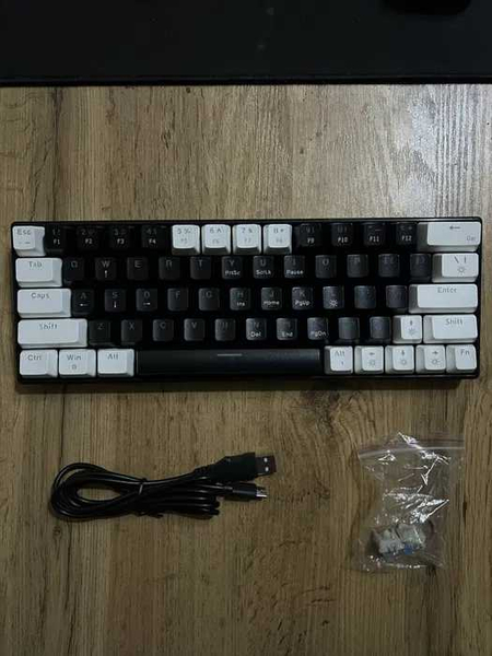 Игровая Механическая клавиатура , формат 60 % , rgb