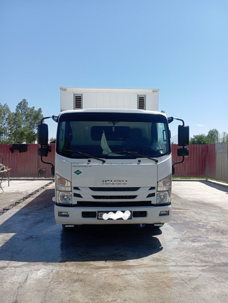 Isuzu senji salarkalik gaz qoʻyilgan