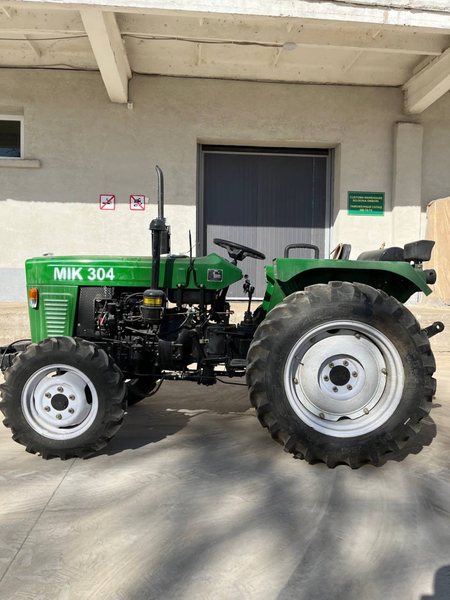 Mini Traktor MIK 304 (BY-304) John Deere Karobka