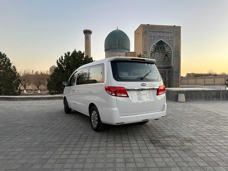 JAC M4 Komfort miniven korxona va mexmonxonalar uchun