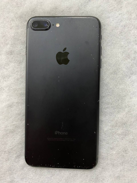 Sotiladi Iphone 7+