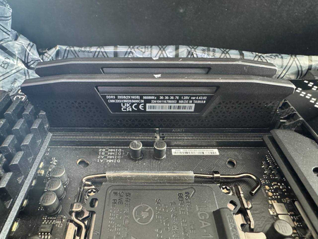 Intel i9 12900K + ASUS ROG MAXIMUS HERO Z690 + DDR5 32GB 5600MHz