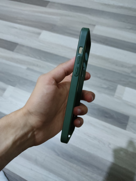 Продаю чехлы на iphone 13 pro max