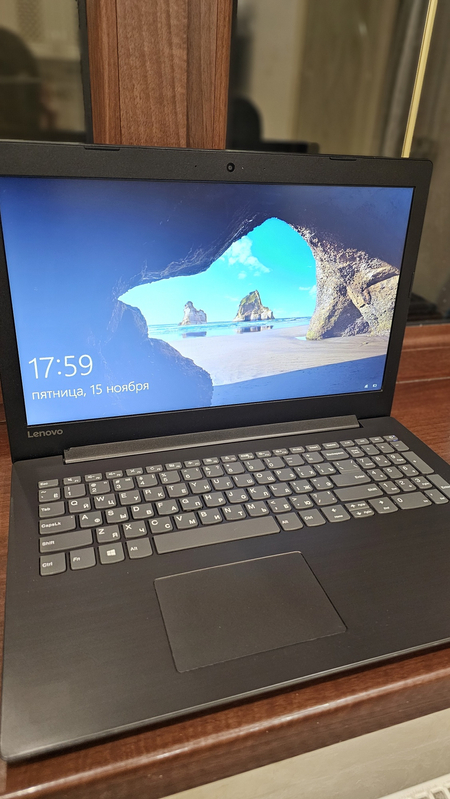 Noutbook Lenovo black