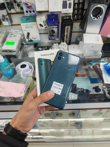 Samsung A04 6/64 ideal