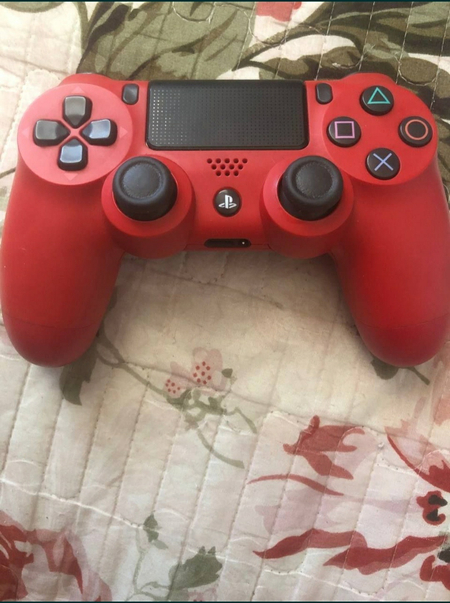 Продаю оригинальный геймпад Playstation 4.