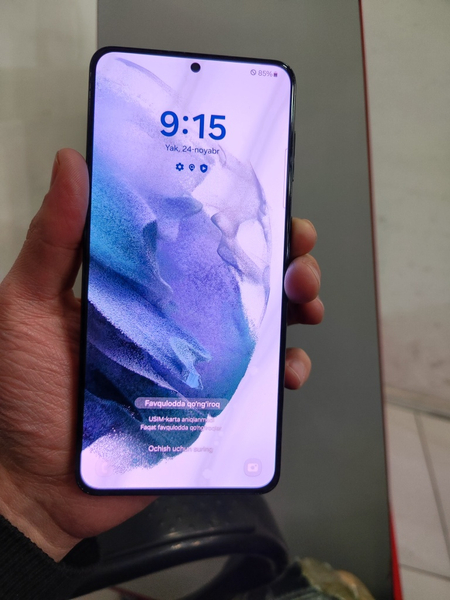 Samsung S21PLUS.   Ideal