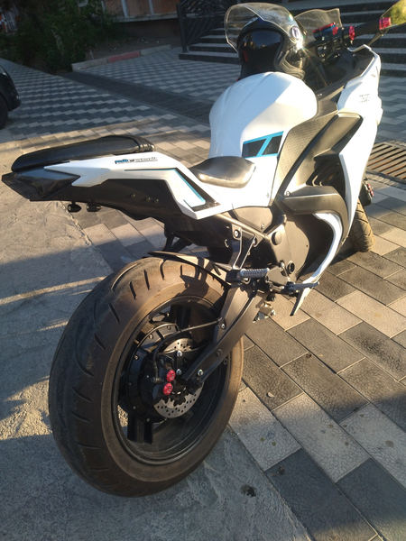 Электромотоцик Yamaha R3 5000ват 100Ампер Литионная батарея Срочно