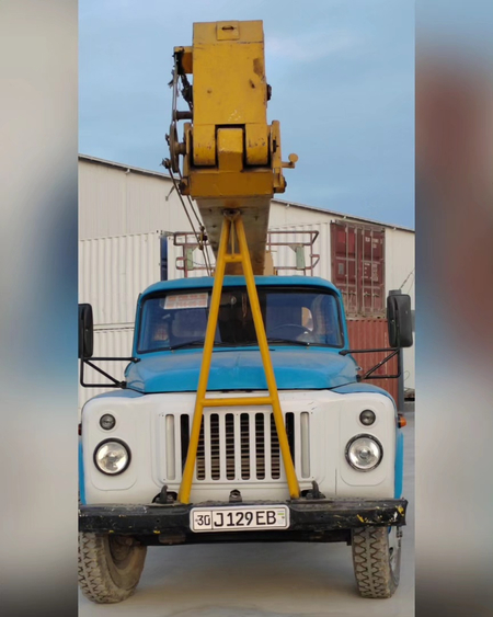 Avtovishka  Gaz52