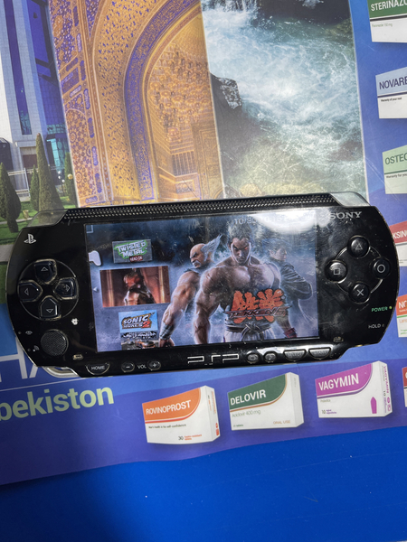psp 1000 с хорошим комплектом
