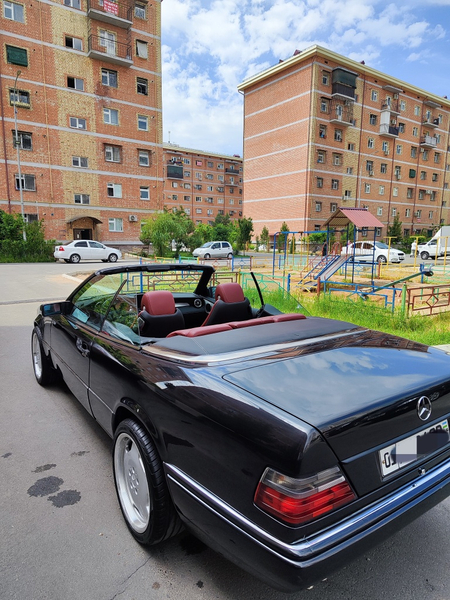 Klip, Rolik, wunga uxwaw barcha xizmatlar Mercedes-Benz. 124 Cabriolet