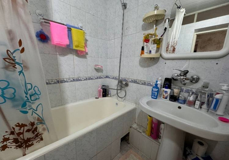 Продается на Госпитальном 3/7/9 напротив рынка, 81м2 мебель техника