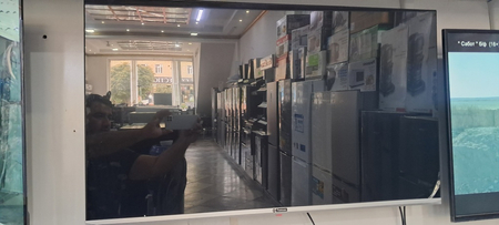 Televizor wifi smart 1 yil kafolat