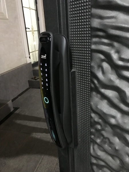 Интеллектуальный замок с распознаванием лиц Smart door lock