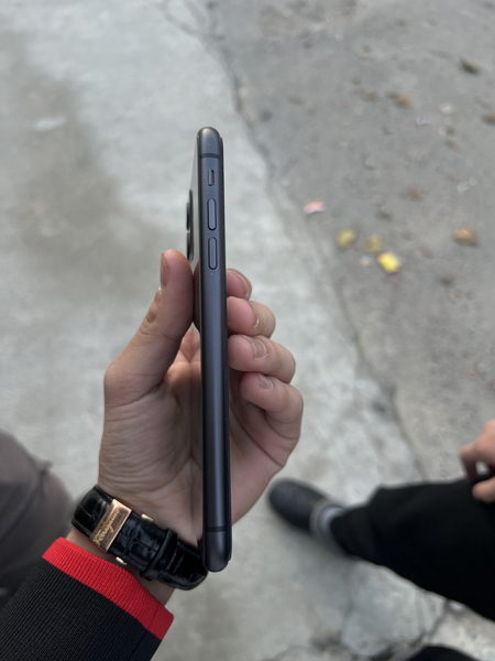 iPhone 11 64gb в идеальном состоянии
