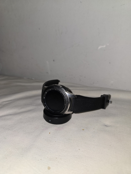 Продам ручные часы Samsung Watch