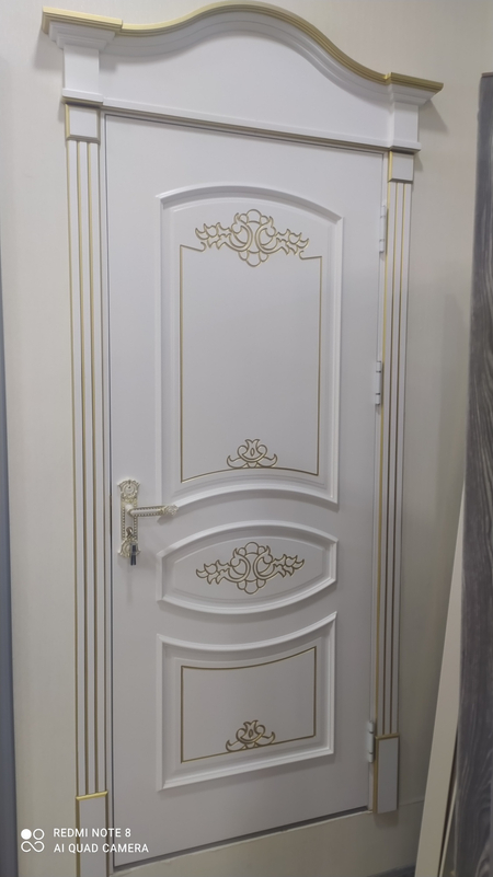 Двери шпонированние и крашенние