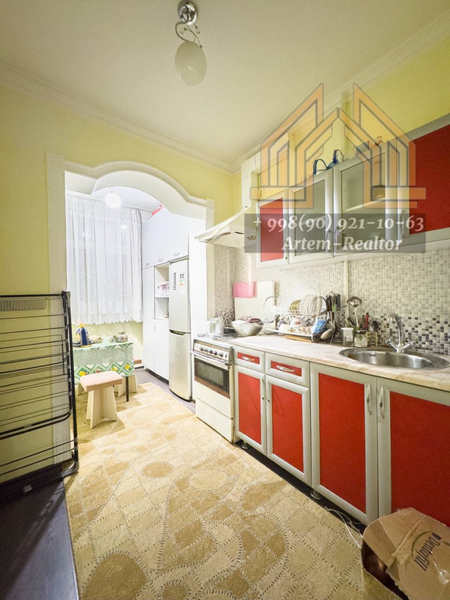 Паркентский Уммон , 2/2/4 , улучшнка , 65м2 , 2*6 балкон , 70 000 у.е