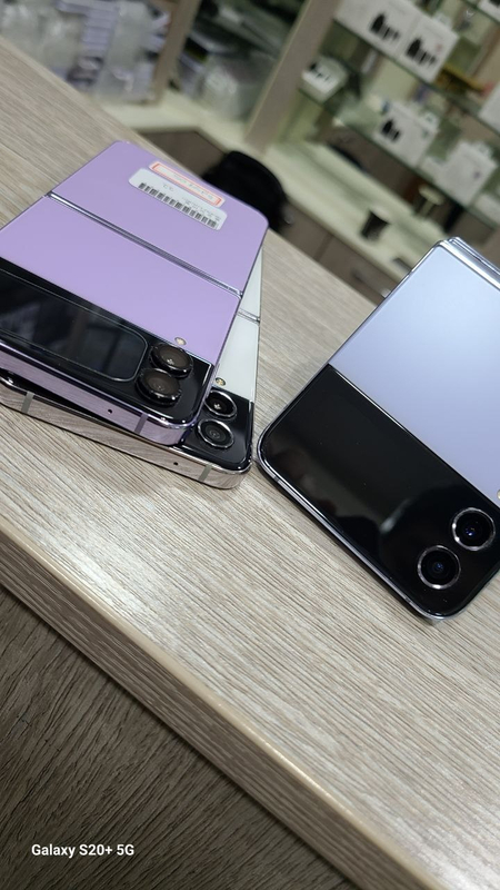 Samsung Z flip4 5G
