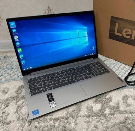 Noutbuk Lenovo satiladi