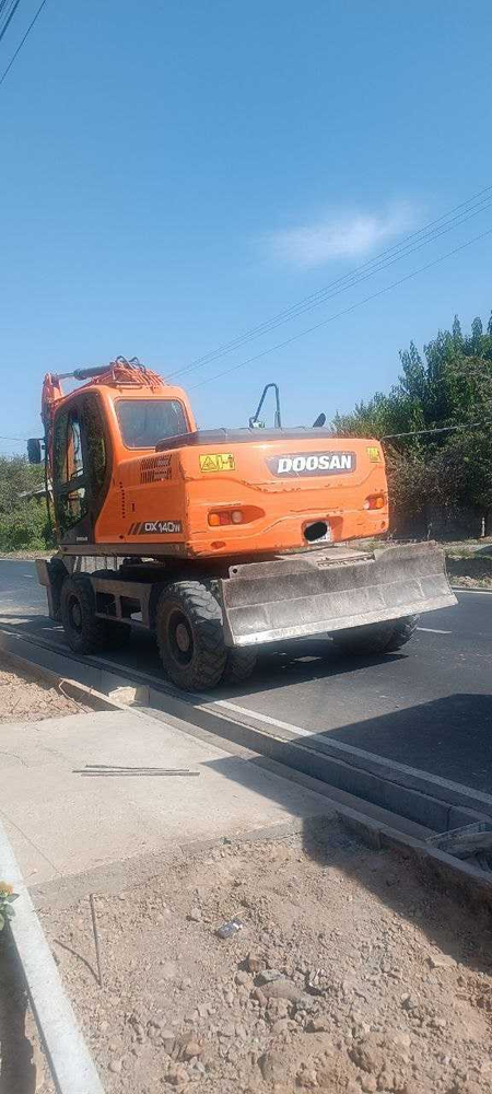 Экскаватор  DOOSAN DX 140W