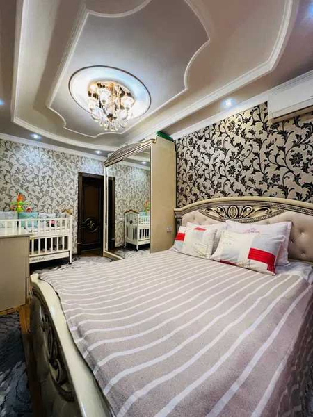 Продается классная  4 комнатная  квартира Метро Ойбек