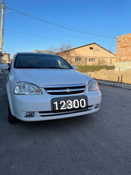 Lasetti 1.8    Benzin