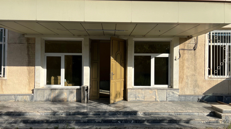 Sobir Rahimov, Abu Saxiy tamojnya ofis-sklad SOTILADI