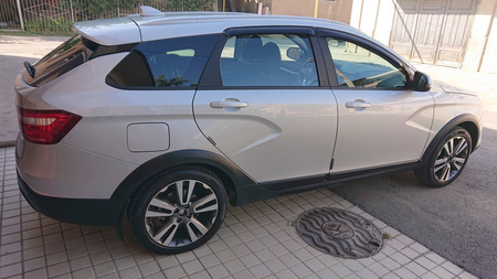 Lada SW Cross продается